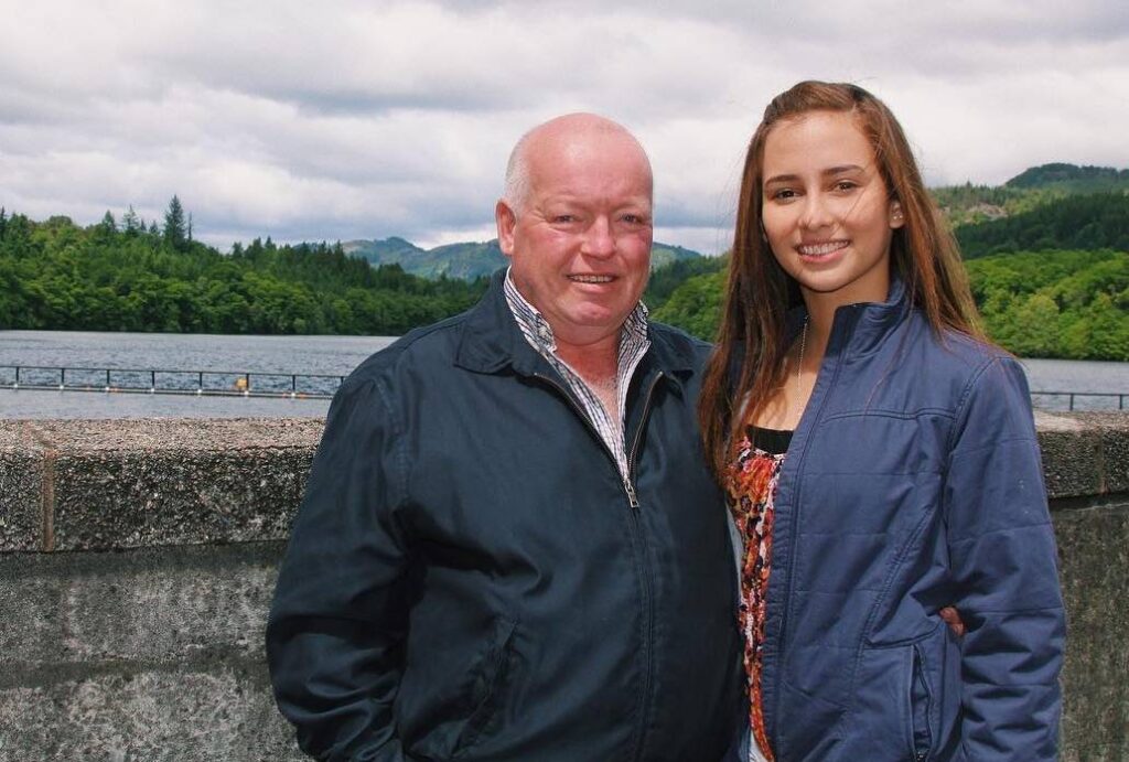 Bapa pelakon cantik ini maut sakit jantung, Anna Jobling masih di Bali ...