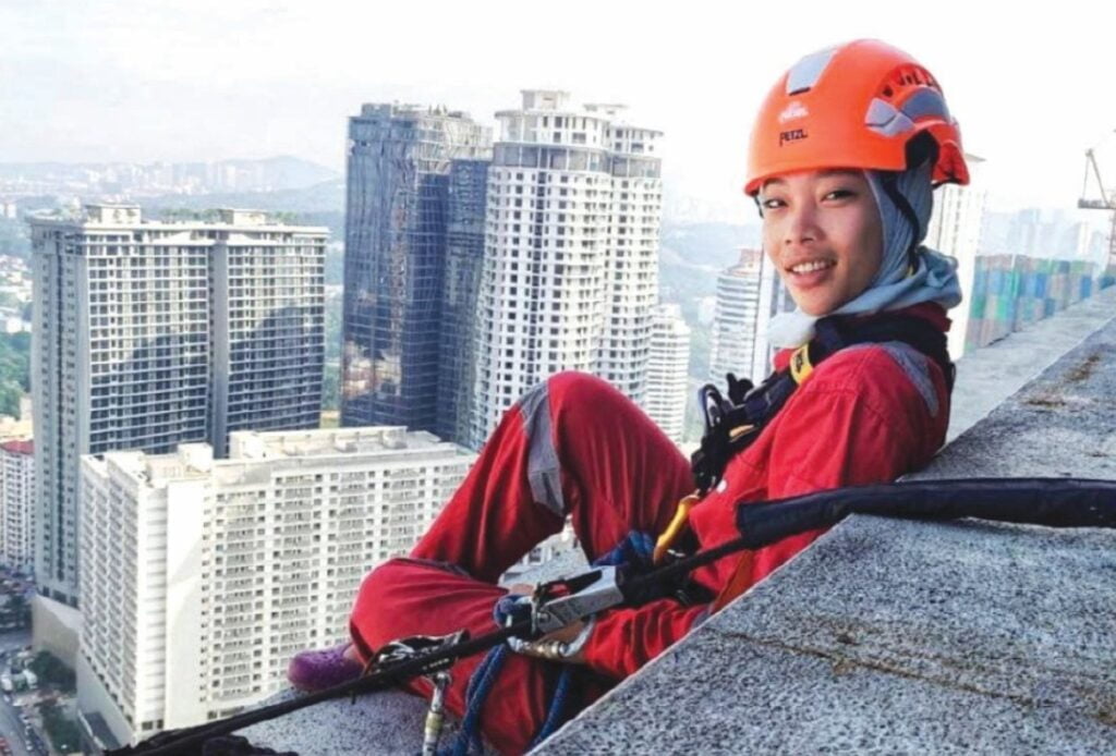 Gaji mesti kencang, hanya pemberani kuasa 'gaban' saja berani kerja ...