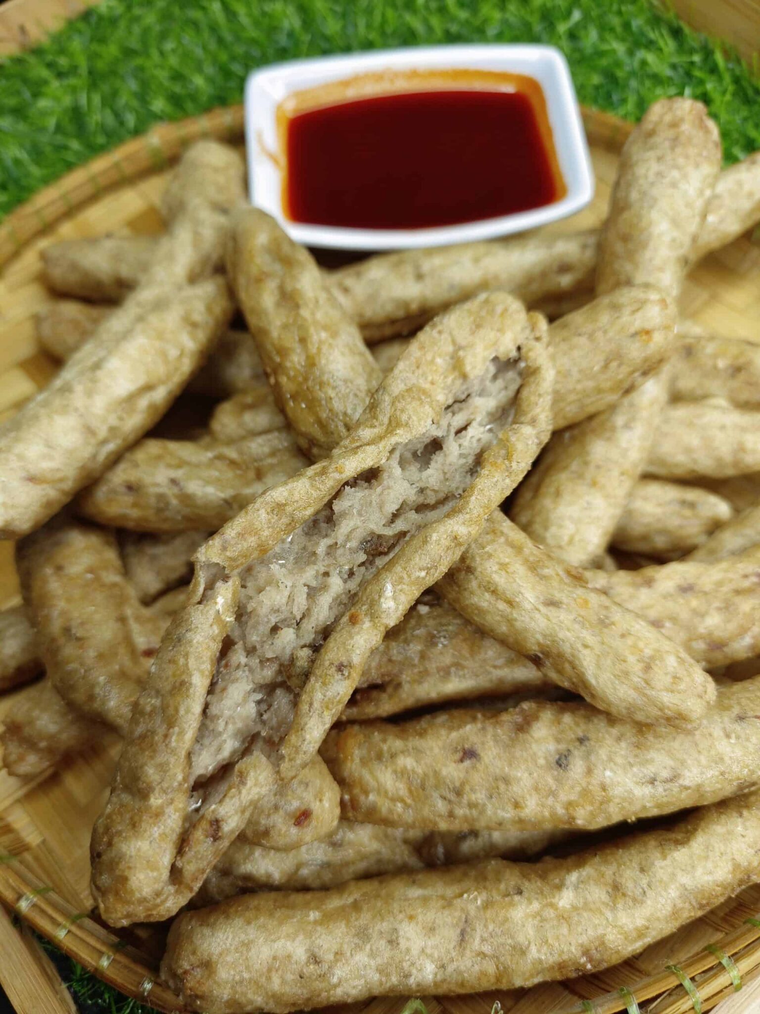 Ini cara goreng keropok lekor elak meletup & menggerutu, sentiasa jaga api!